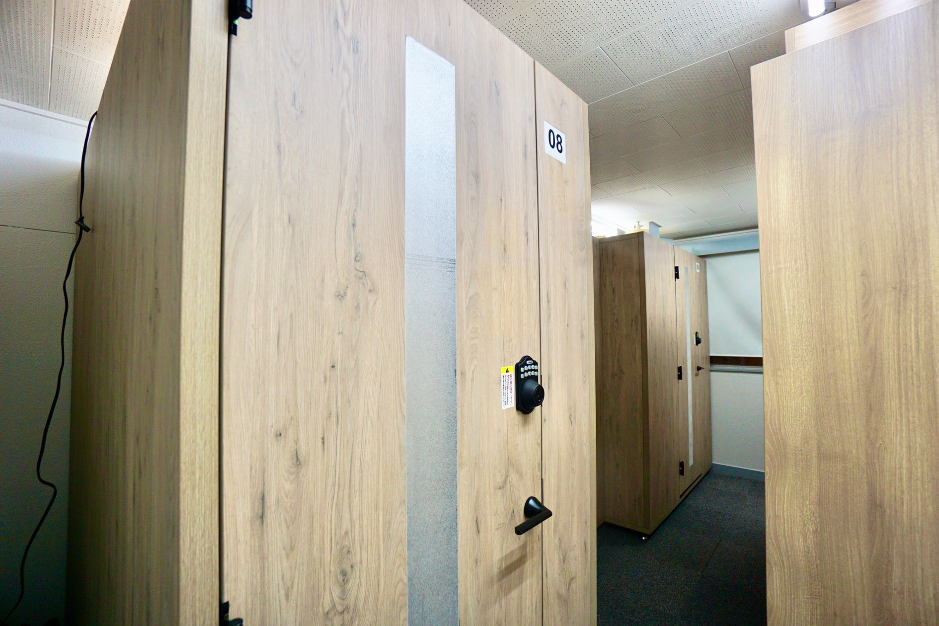 ＜PaO Work 405新宿No.9＞完全個室ワークブース💼光回線Wi-Fi📶電源🔌テレワーク/ZOOM/面接/自習/作業の写真6