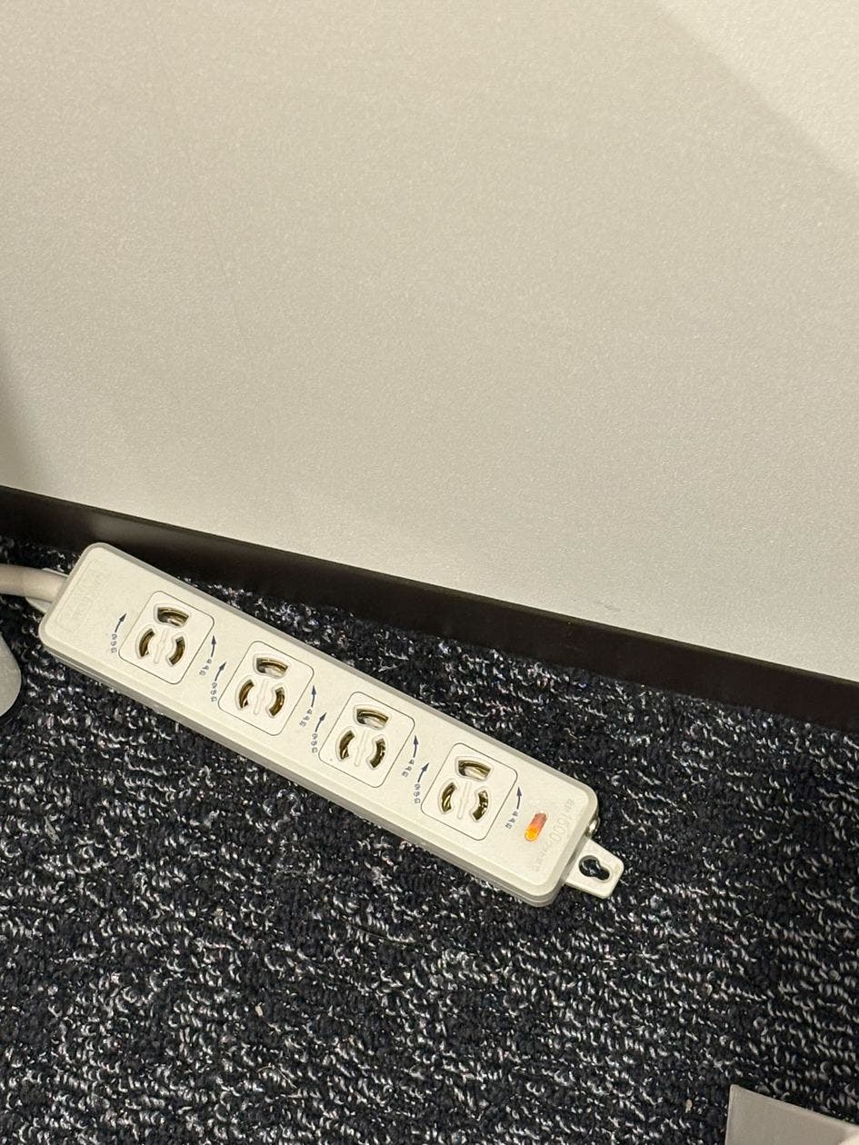 【渋谷駅徒歩6分】半個室(ブース2)：作業，勉強，仕事など幅広くご利用いただけます◎の写真8