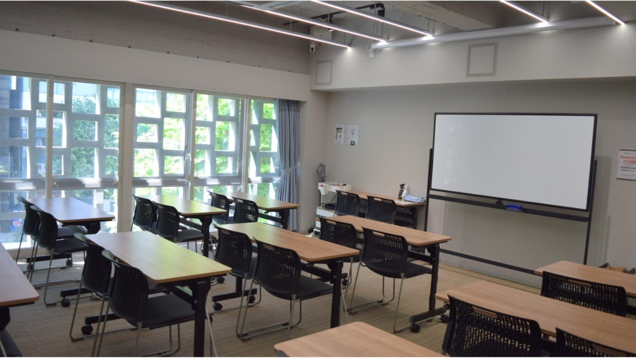 【24名利用可♪港区・赤坂のセミナールーム】溜池山王駅徒歩３分！防音・設備充実のセミナールーム貸スペースペチャクチャRoom４の写真1
