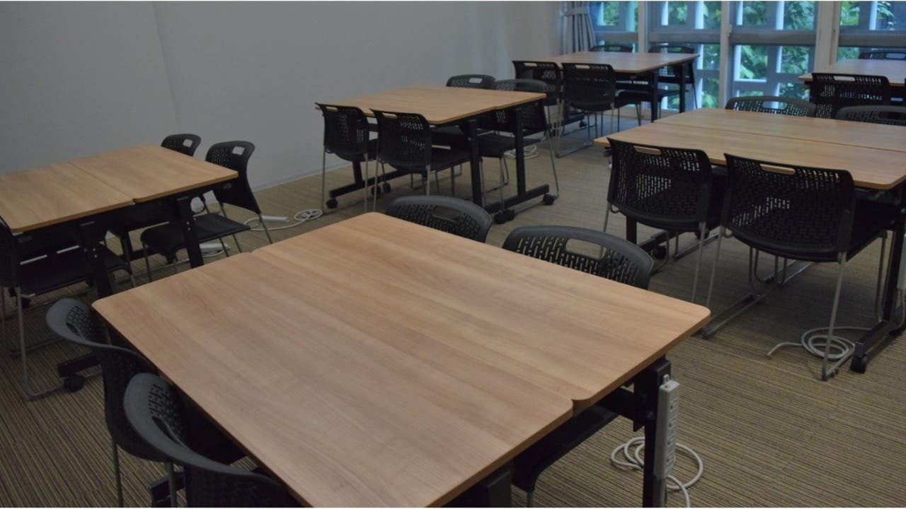 【24名利用可♪港区・赤坂のセミナールーム】溜池山王駅徒歩３分！防音・設備充実のセミナールーム貸スペースペチャクチャRoom４の写真4