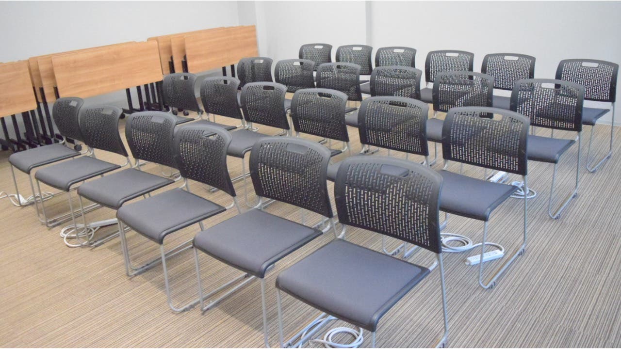 【24名利用可♪港区・赤坂のセミナールーム】溜池山王駅徒歩３分！防音・設備充実のセミナールーム貸スペースペチャクチャRoom４の写真5