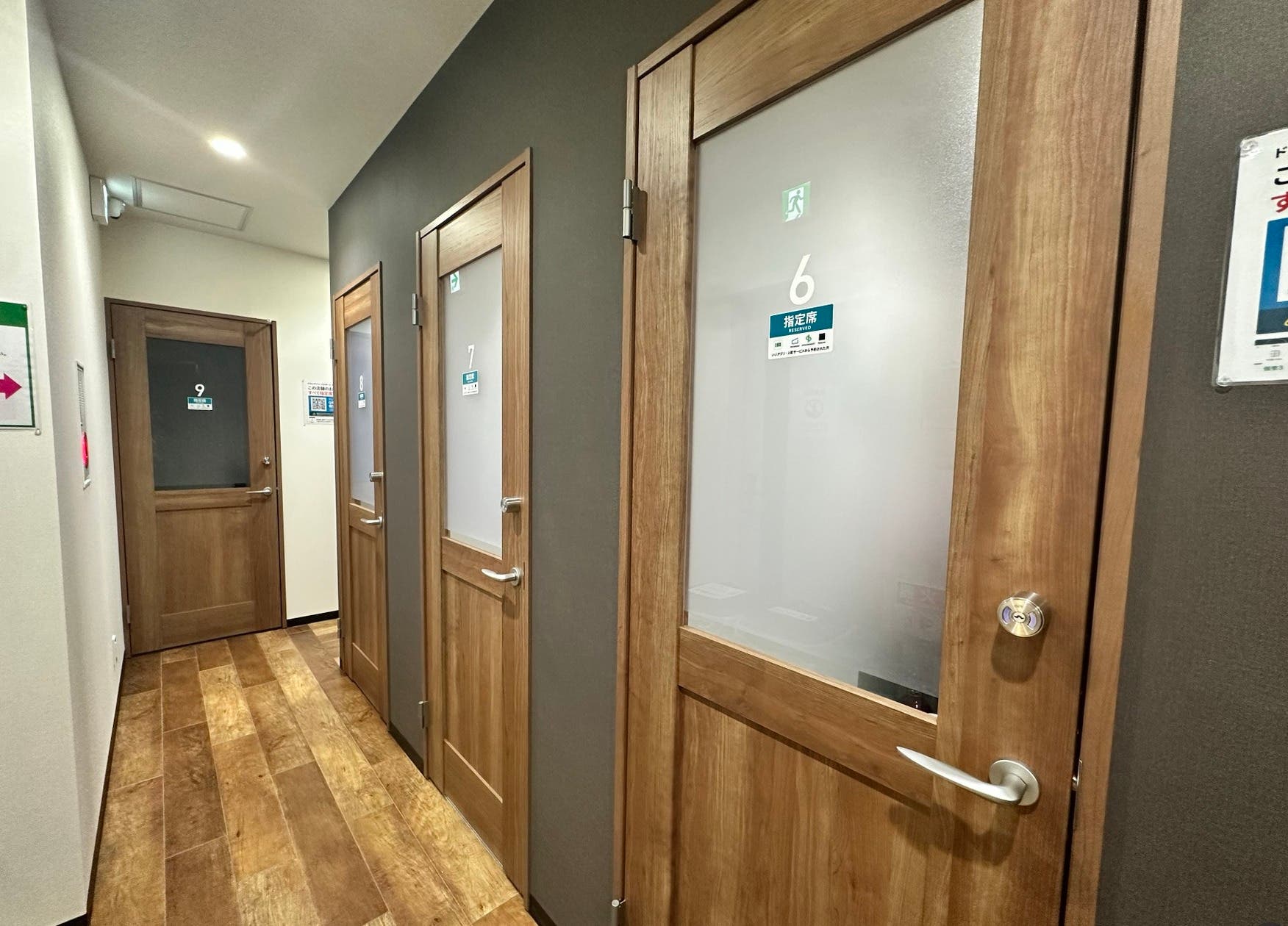 【品川駅から徒歩1分】モニター・フリードリンク付き1名個室（ブース2）7階※予約時間前は入室不可の写真8