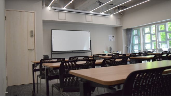 【イベントに最適♪港区・赤坂のセミナールーム】溜池山王駅徒歩3分!防音・設備充実のセミナールーム貸スペースペチャクチャRoom3の写真1