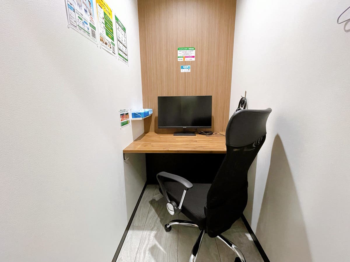 【品川駅から徒歩1分】モニター・フリードリンク付き1名個室（ブース19）8階※予約時間前は入室不可の写真4