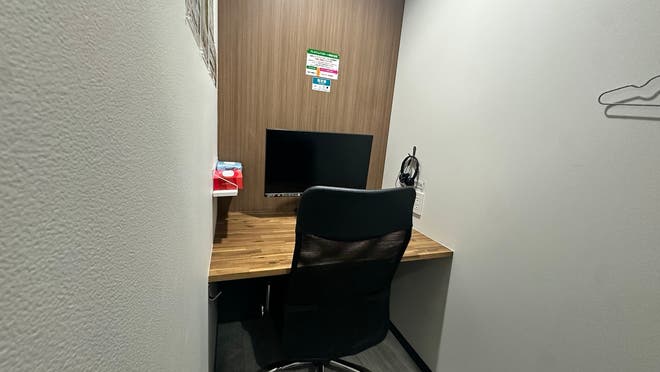 【品川駅から徒歩1分】モニター・フリードリンク付き1名個室(ブース20)8階※予約時間前は入室不可の写真7