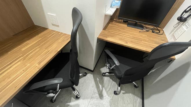 【品川駅から徒歩1分】モニター・フリードリンク付き2名個室(ブース13)7階※予約時間前は入室不可の写真6