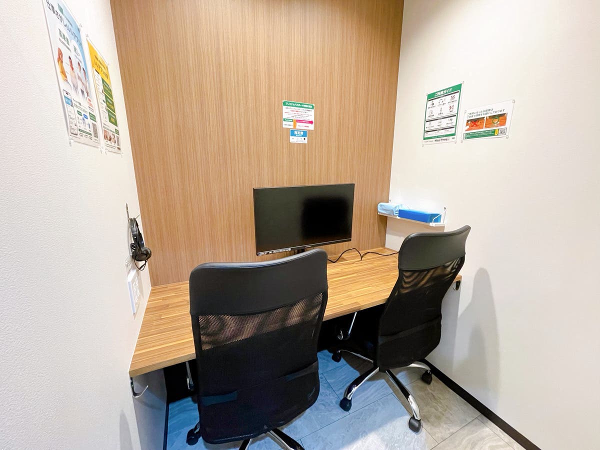 【品川駅から徒歩1分】モニター・フリードリンク付き2名個室（ブース18）8階※予約時間前は入室不可の写真3