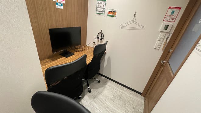 【品川駅から徒歩1分】モニター・フリードリンク付き3名個室(ブース3)7階※予約時間前は入室不可の写真2