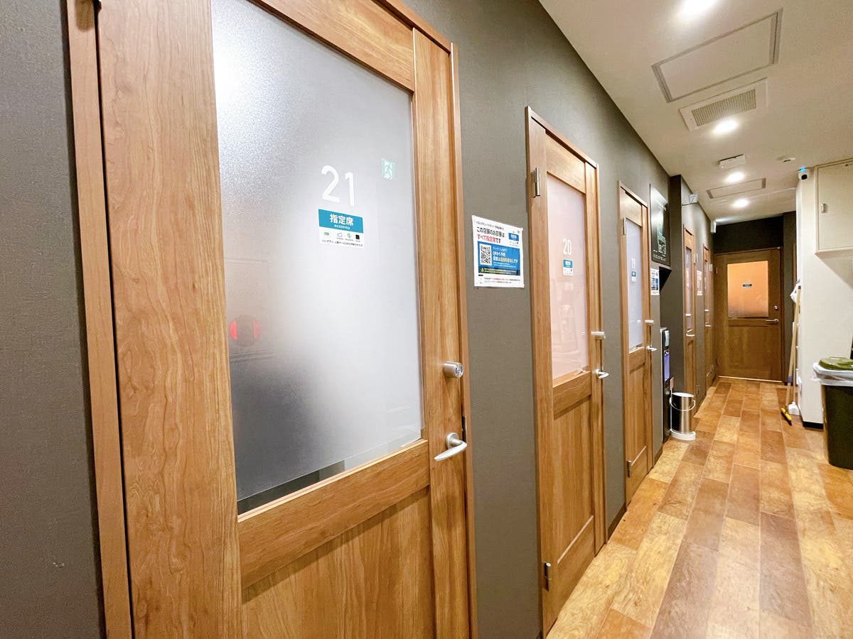 【品川駅から徒歩1分】モニター・フリードリンク付き4名会議室（Room B）7階※予約時間前は入室不可の写真7