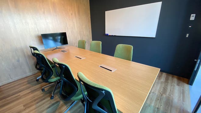 フリードリンク付き!関内駅徒歩2分のミーティングルームの写真1