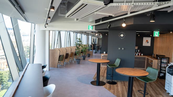 フリードリンク付き!関内駅徒歩2分のミーティングルームの写真3