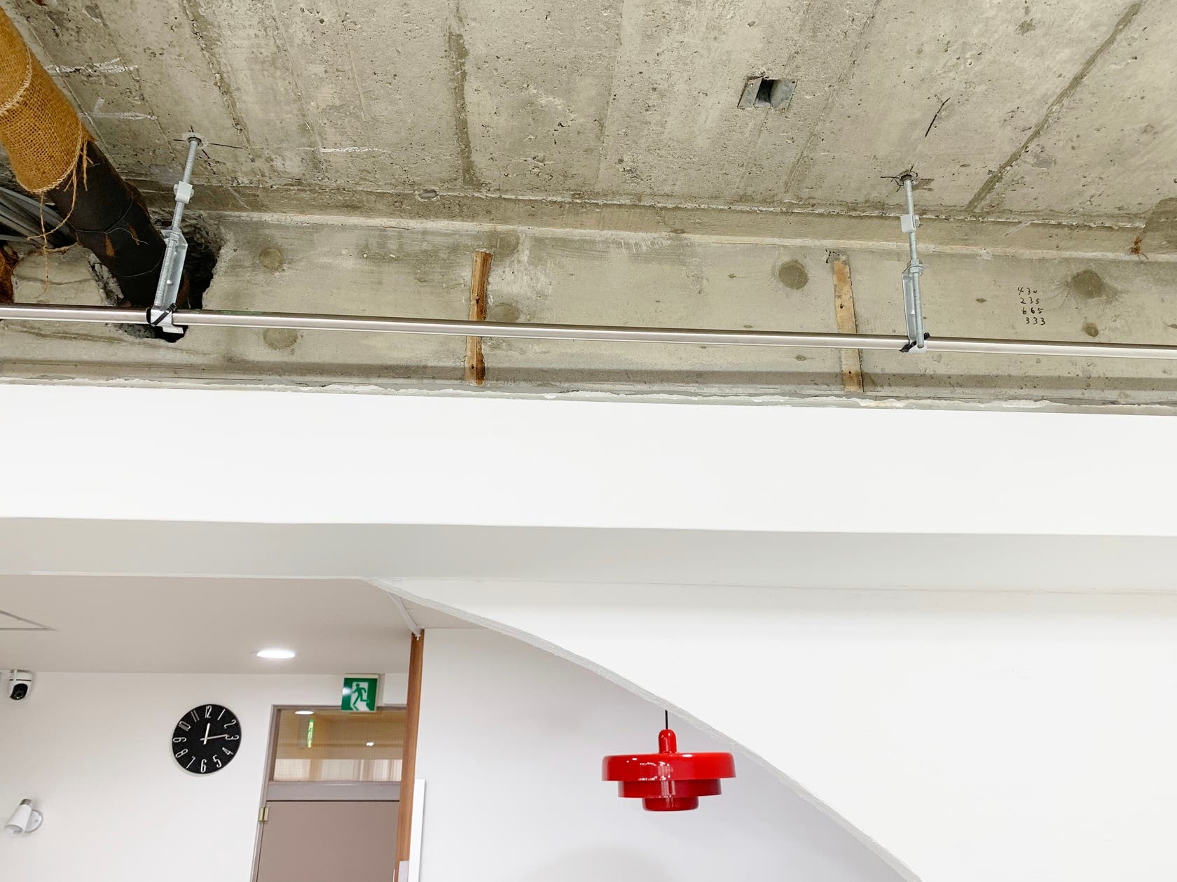 OPEN【25％オフ】神保町駅3分✨自然光5.8m/白壁6.7m/ポートレート/アパレル/商品撮影/インタビュー/撮影会/前撮りの写真25