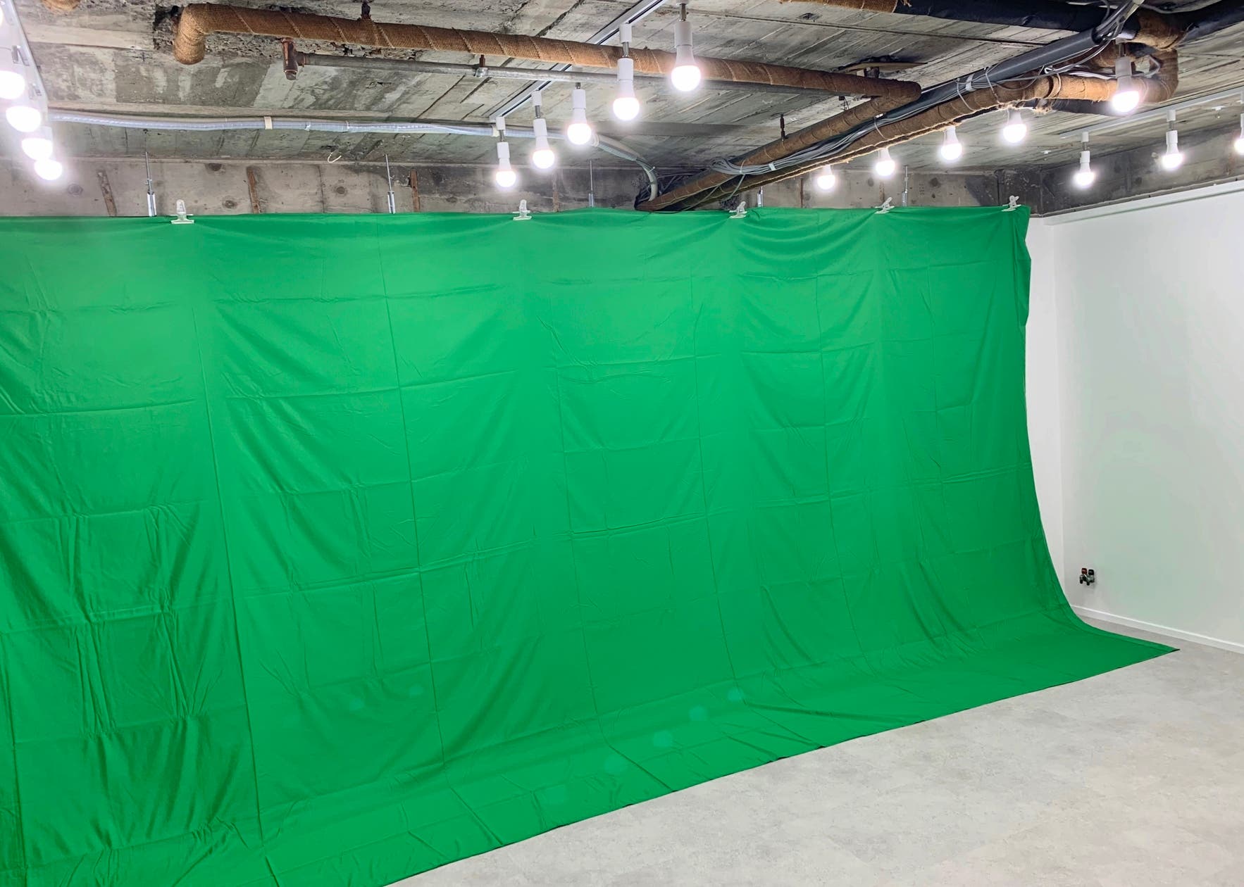 OPEN【25％オフ】神保町駅3分✨自然光5.8m/白壁6.7m/ポートレート/アパレル/商品撮影/インタビュー/撮影会/前撮りの写真13