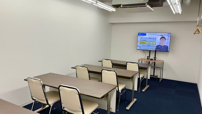 簡単な事前連絡でレイアウト準備可!インボイス対応・AI議事録完備の貸会議室【roomB】の写真1