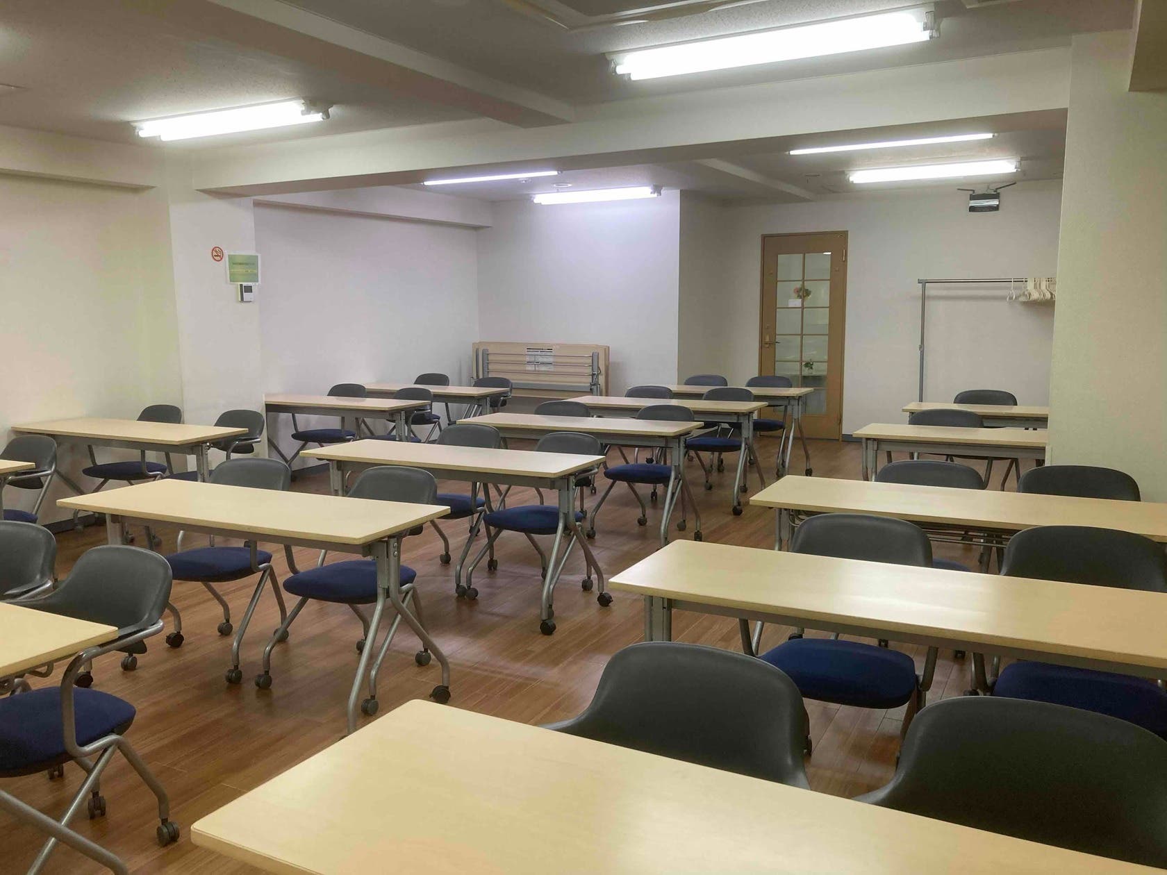 澤田聖徳ビル 5B会議室 関内駅徒歩3分　wifi完備 40名様までご利用頂ける格安貸会議室です。の写真2