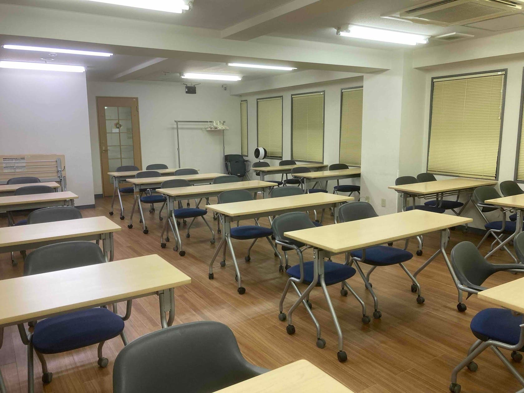 澤田聖徳ビル 5B会議室 関内駅徒歩3分　wifi完備 40名様までご利用頂ける格安貸会議室です。の写真3