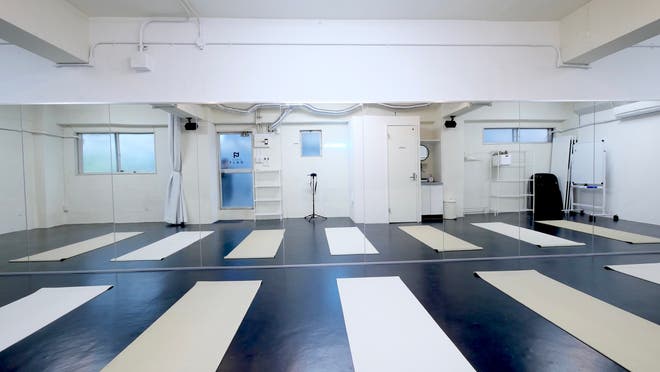 【新中野駅10秒】超駅近|地域最安|44平米|天井高く開放的|10人で余裕|LED照明|WiFi|ヨガマット|バレエバー🩰の写真8