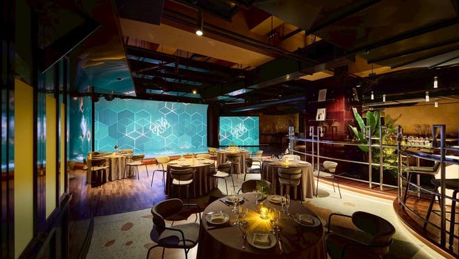 【LEDビジョン×イベントダイニング】300インチの大型LEDで新しいエンタメ空間を演出の写真1