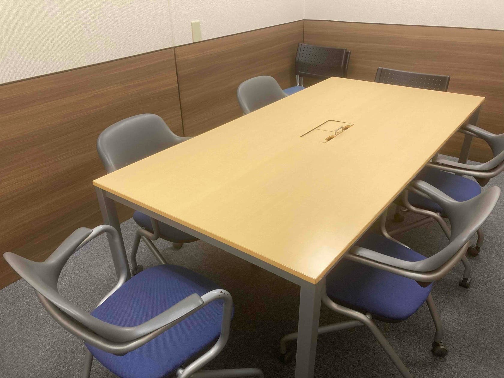 澤田聖徳ビル H会議室 関内駅徒歩3分 の写真2