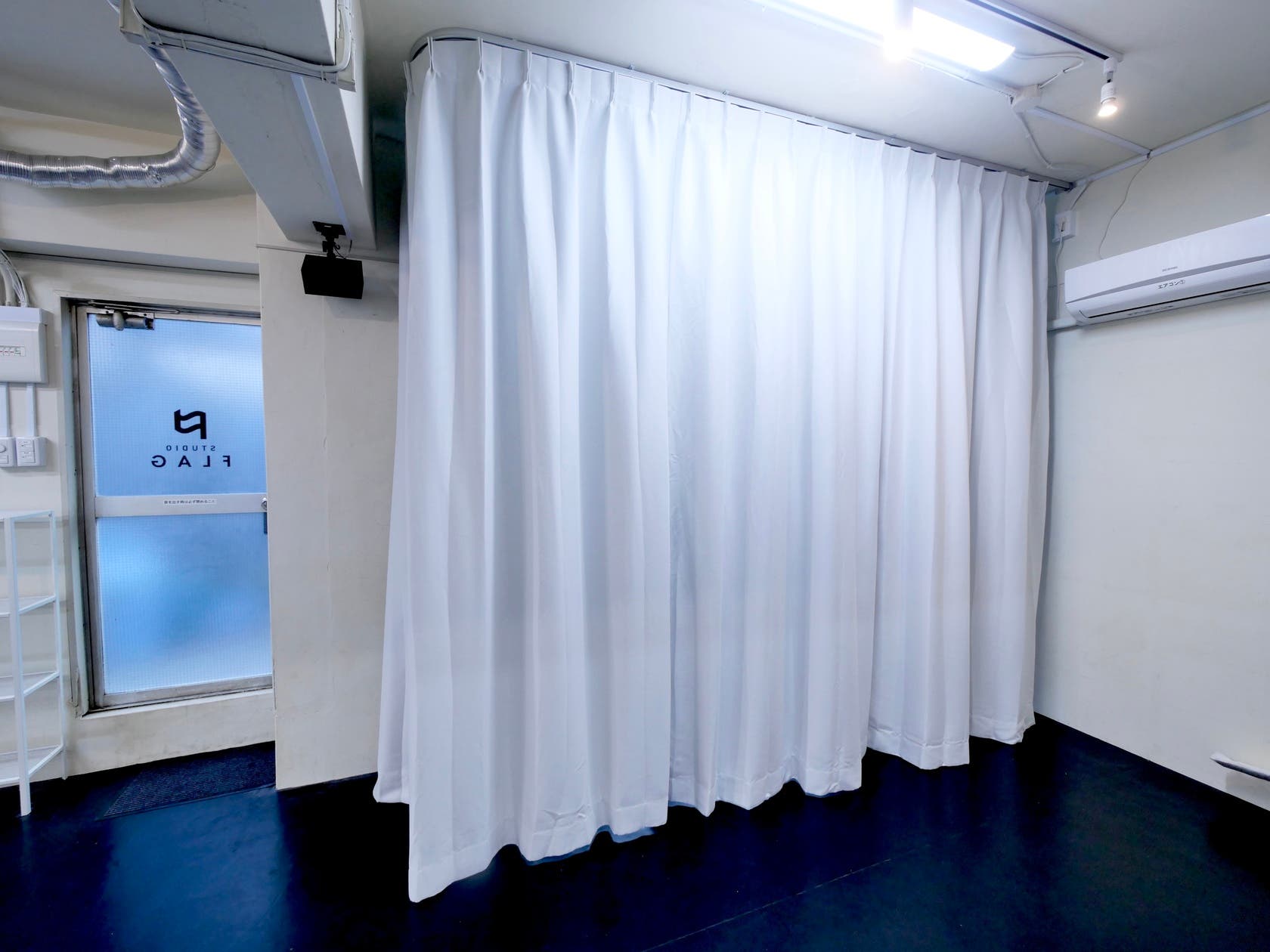 【新中野駅10秒】超駅近｜地域最安｜44平米｜天井高く開放的｜10人で余裕｜LED照明｜WiFi｜ヨガマット｜バレエバー🩰の写真13