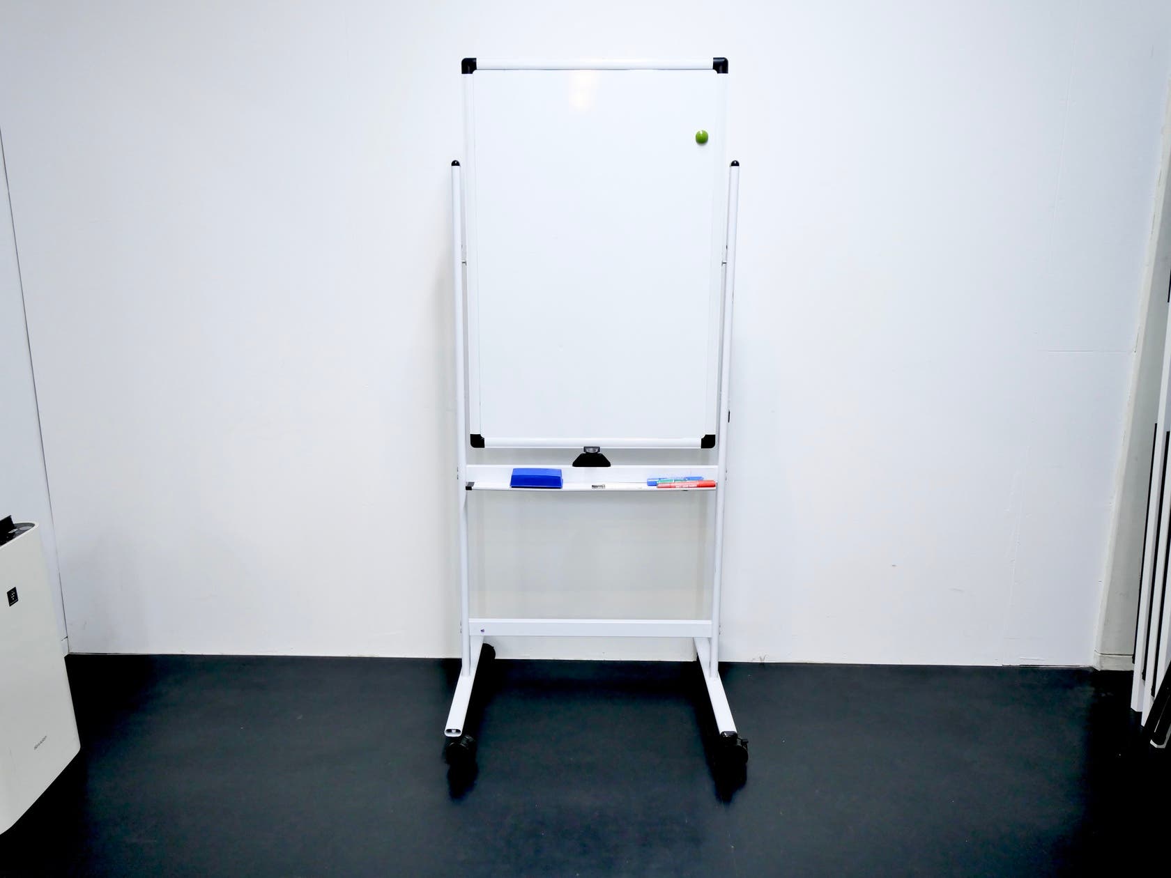 【新中野駅10秒】超駅近｜地域最安｜44平米｜天井高く開放的｜10人で余裕｜LED照明｜WiFi｜ヨガマット｜バレエバー🩰の写真22