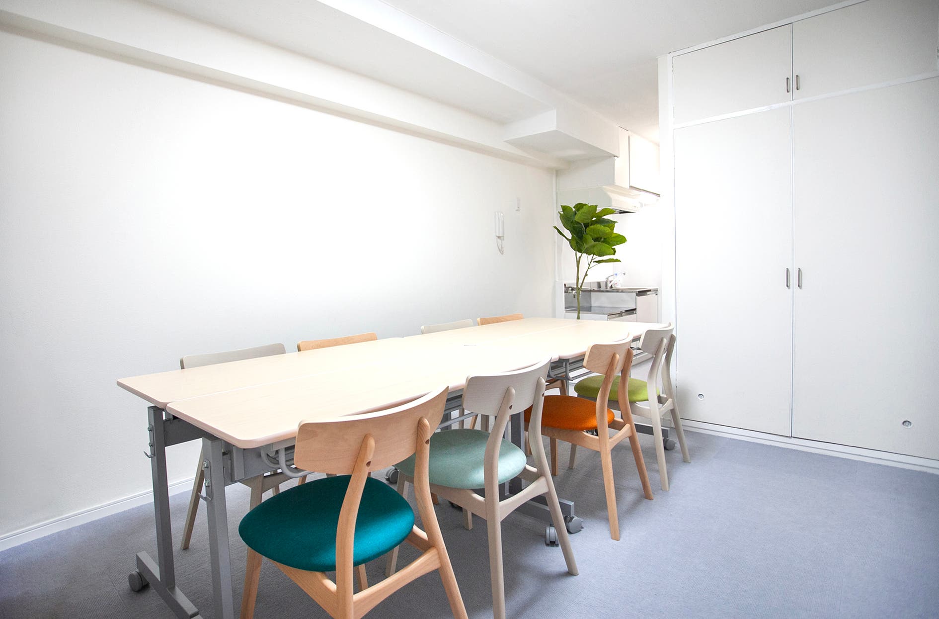 池袋駅東口徒歩４分/毎日清掃/12名収容/会議/セミナー/面接/オンライン利用/撮影/整体/配信/ボードゲーム/交流会/推し活の写真8