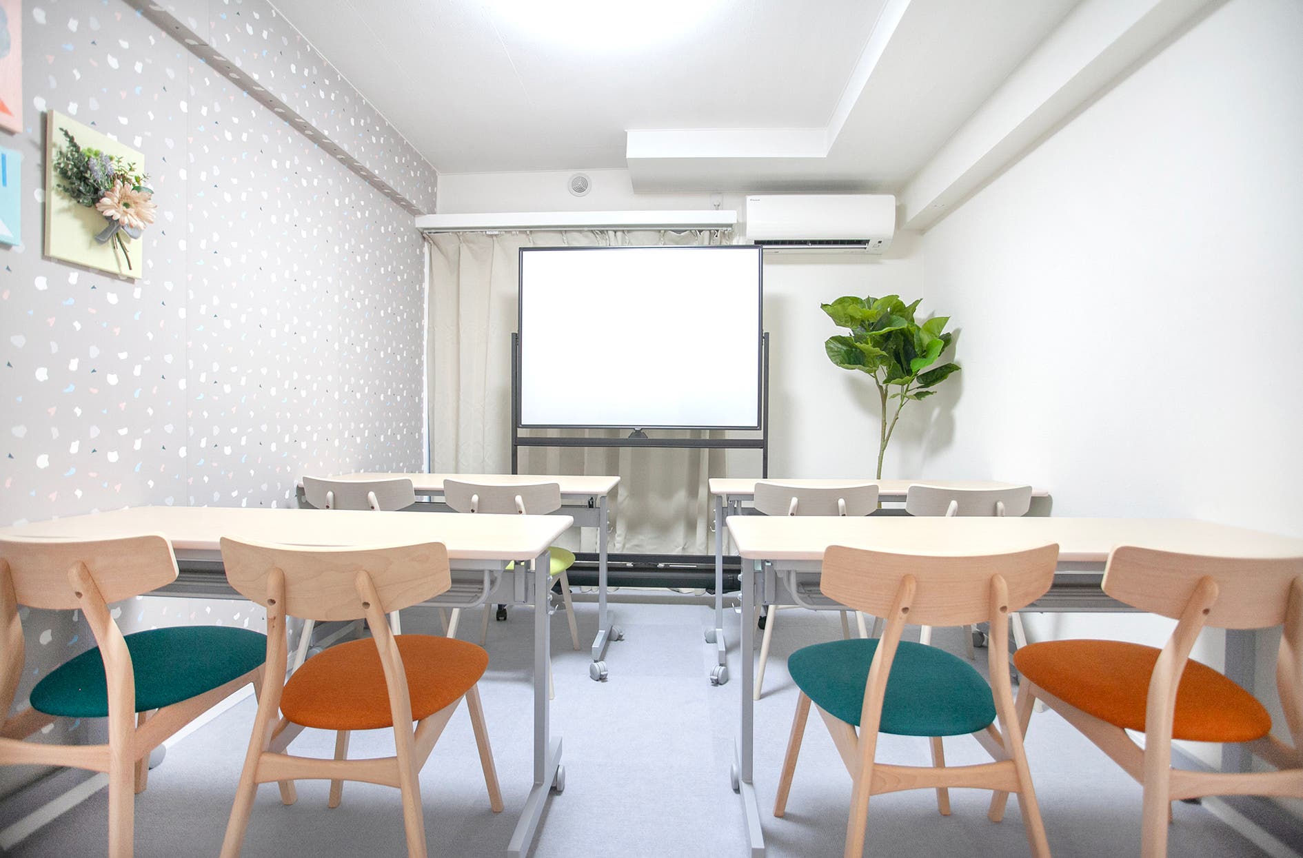 池袋駅東口徒歩４分/毎日清掃/12名収容/会議/セミナー/面接/オンライン利用/撮影/整体/配信/ボードゲーム/交流会/推し活の写真10