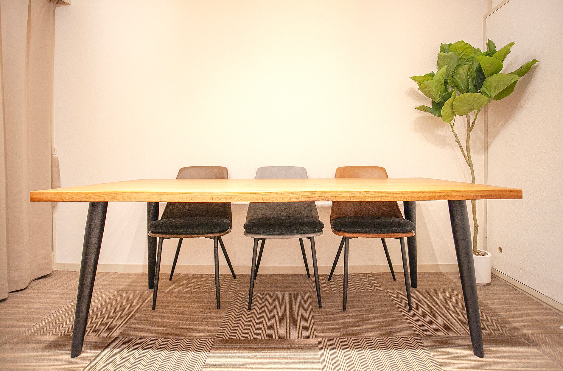 池袋駅東口徒歩４分/毎日清掃/10名収容/会議/セミナー/面接/オンライン利用/撮影/整体/配信/ボードゲーム/交流会/推し活の写真6