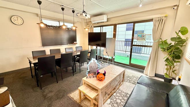 広いベランダ❗️楽器演奏可能!無料プロジェクタ、大型黒板、Wi-Fiあり!【西田ビル4F】の写真1