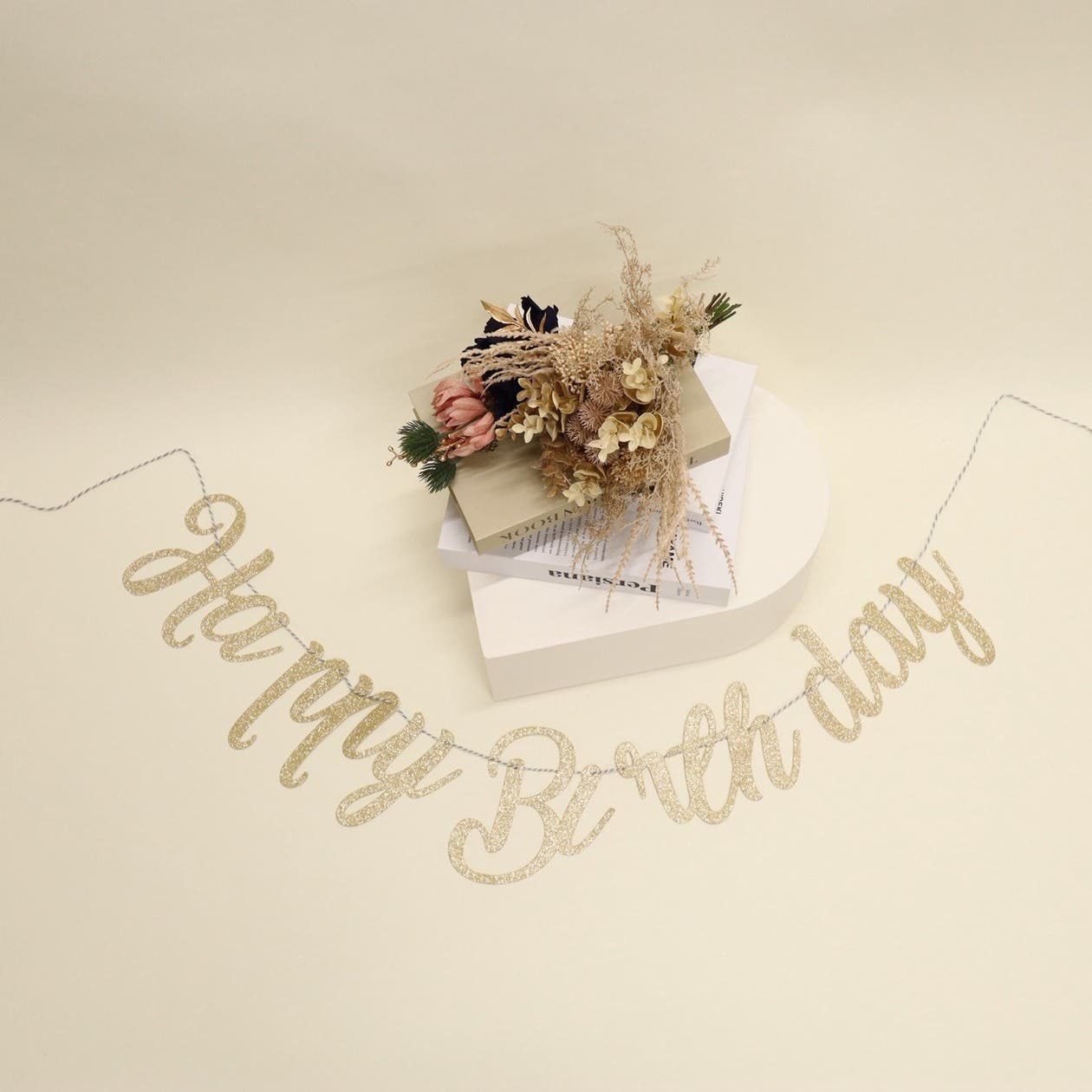 【セルフ写真スタジオ】南浦和駅東口｜駅近・セルフ写真取り放題！・ペットと撮影OK！・スタッフ無し！・無料の撮影グッズ多数有り！の写真16