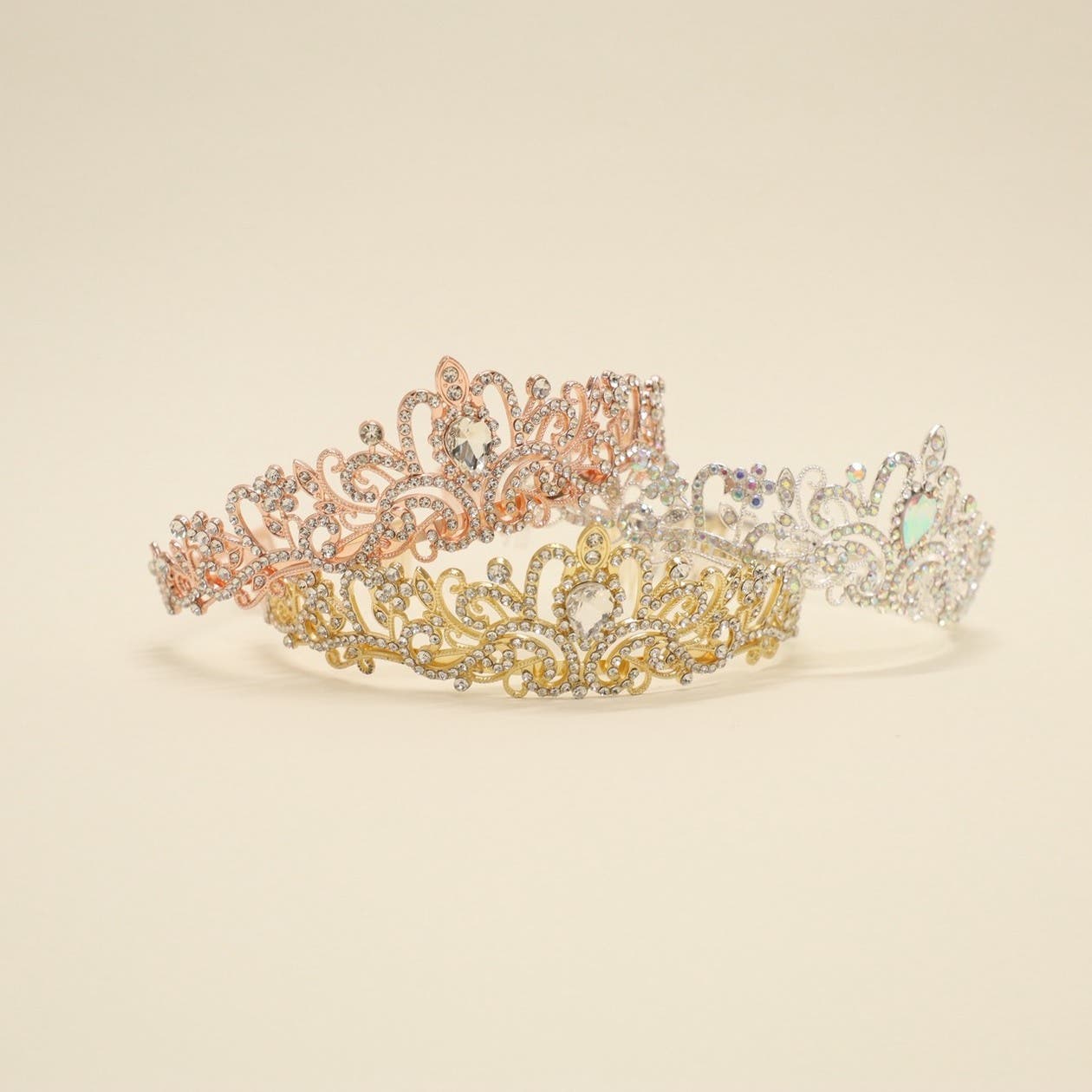 【セルフ写真スタジオ】南浦和駅東口｜駅近・セルフ写真取り放題！・ペットと撮影OK！・スタッフ無し！・無料の撮影グッズ多数有り！の写真8