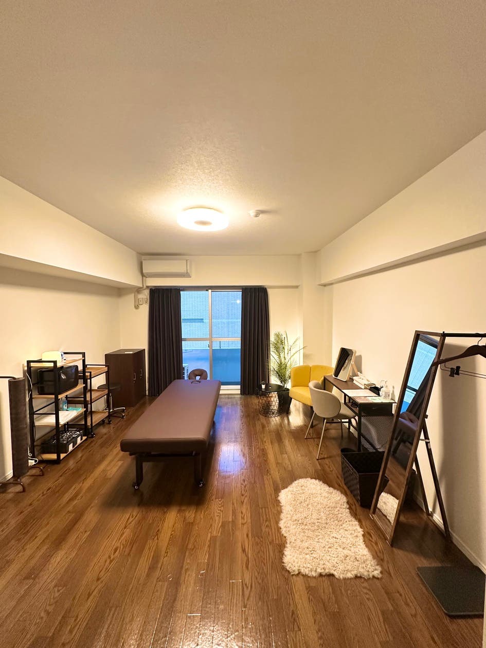 相模大野NEWオープン！濡れずに行ける駅近レンタルサロン✨️エレベーター、電動昇降ベッド有りの写真1