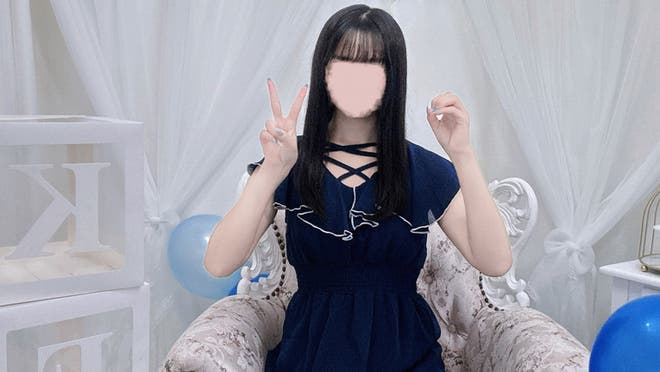 少ないグッズでも可愛く撮れる✨ 白×アンティークの小さな推し活ルームの写真23