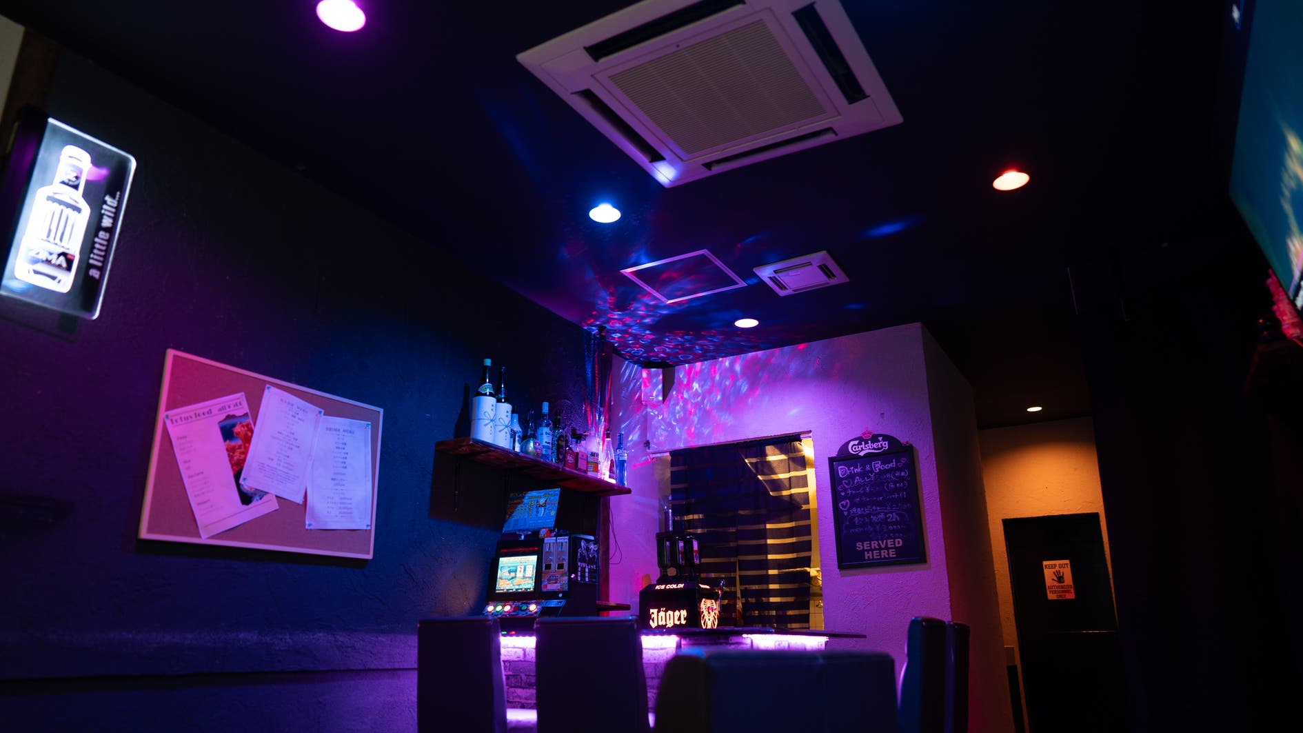 藤井寺駅9分｜おしゃれバー空間でダーツ＆撮影・パーティの写真1