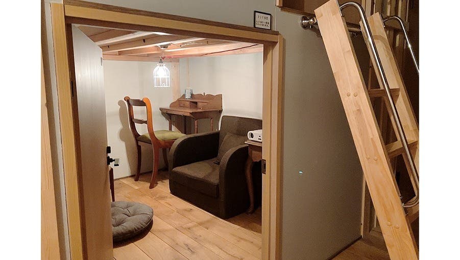 【JR元町駅徒歩1分🚶】鍵付き個室/ミニプロジェクターあり📽️/作業やお仕事に/喫煙スペース有/高速WIFI📶/327号室の写真1