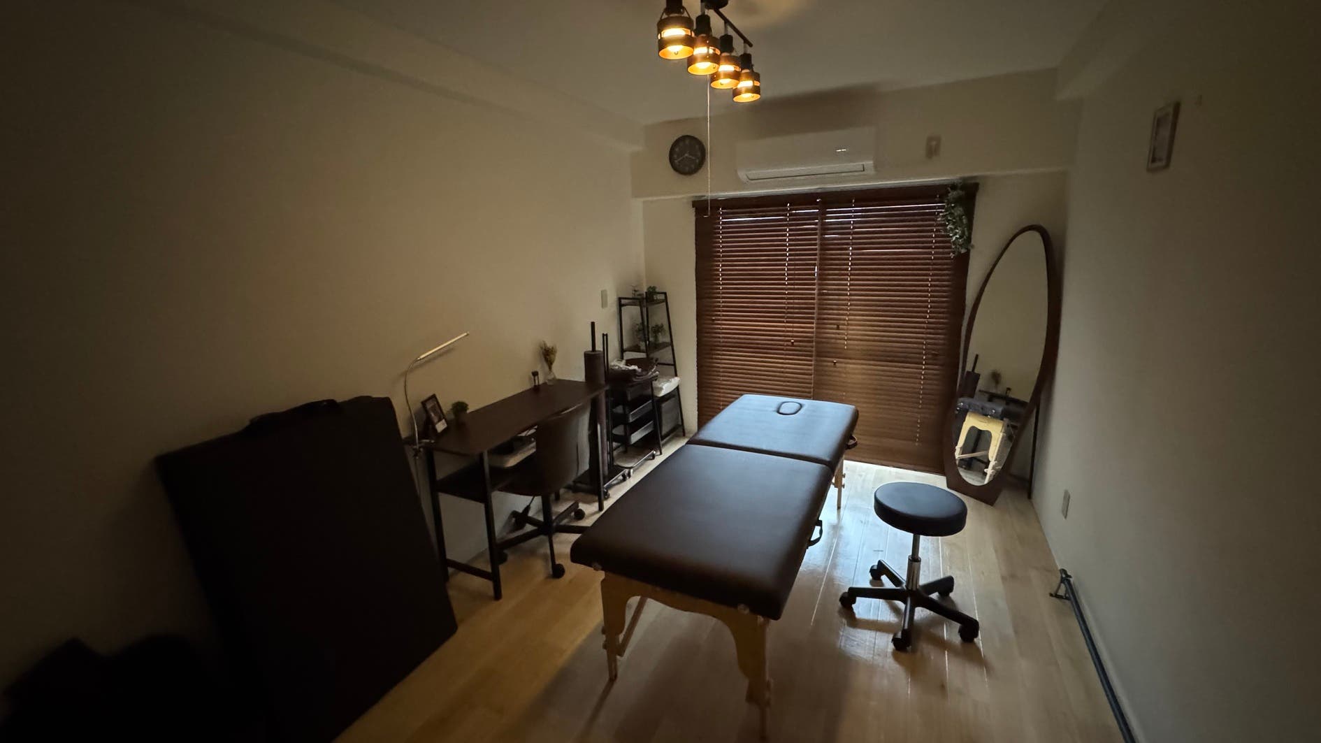 ✨NewOPEN✨【心斎橋駅4分】ブラウン基調のプライベートサロン🌿マッサージ・エステ/ネイル/撮影/リモートワーク等もOKの写真2