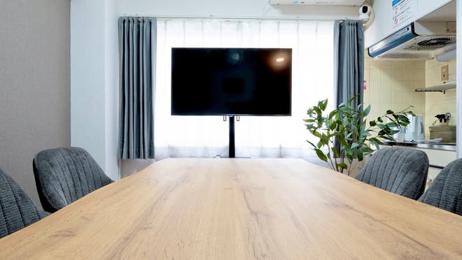 〈frumos広島🏢✨〉 【広島駅徒歩3分】飲食OK🍹完全個室の快適空間🔹ネット回線/モニター無料/オンライン会議にも最適♪の写真1