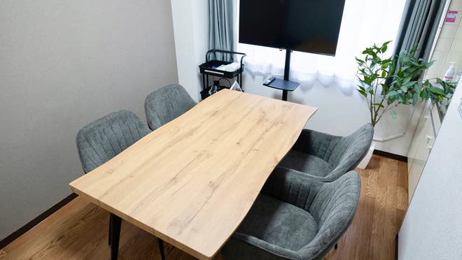 〈frumos広島🏢✨〉 【広島駅徒歩3分】飲食OK🍹完全個室の快適空間🔹ネット回線/モニター無料/オンライン会議にも最適♪の写真3