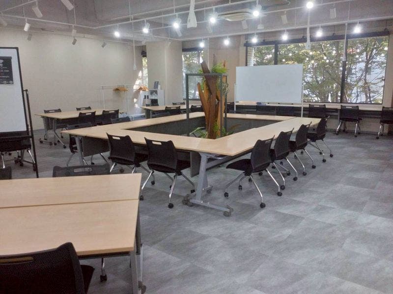 ✨NEW OPEN✨定禅寺通 40名 【4階会議室】 プロジェクター完備でセミナー・研修・講座など多目的に使える◎の写真3
