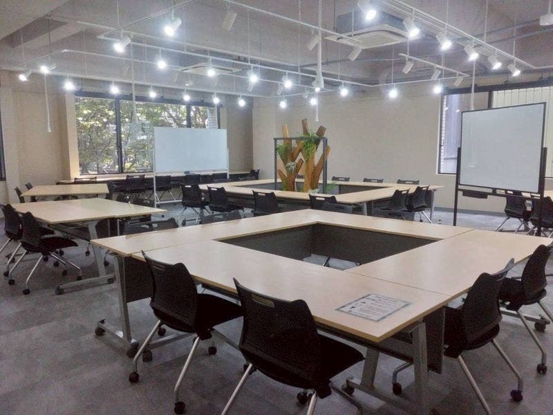 ✨NEW OPEN✨定禅寺通 40名 【4階会議室】 プロジェクター完備でセミナー・研修・講座など多目的に使える◎の写真2