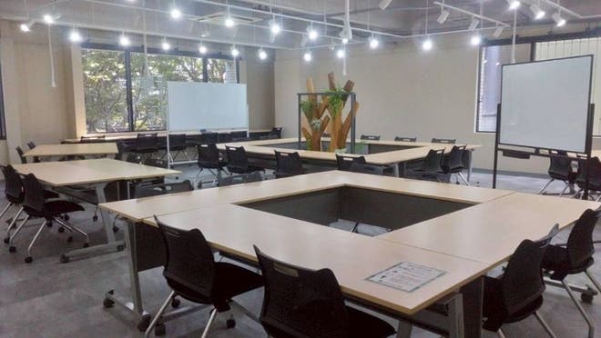 ✨NEW OPEN✨定禅寺通 40名 【4階会議室】 プロジェクター完備でセミナー・研修・講座など多目的に使える◎の写真2