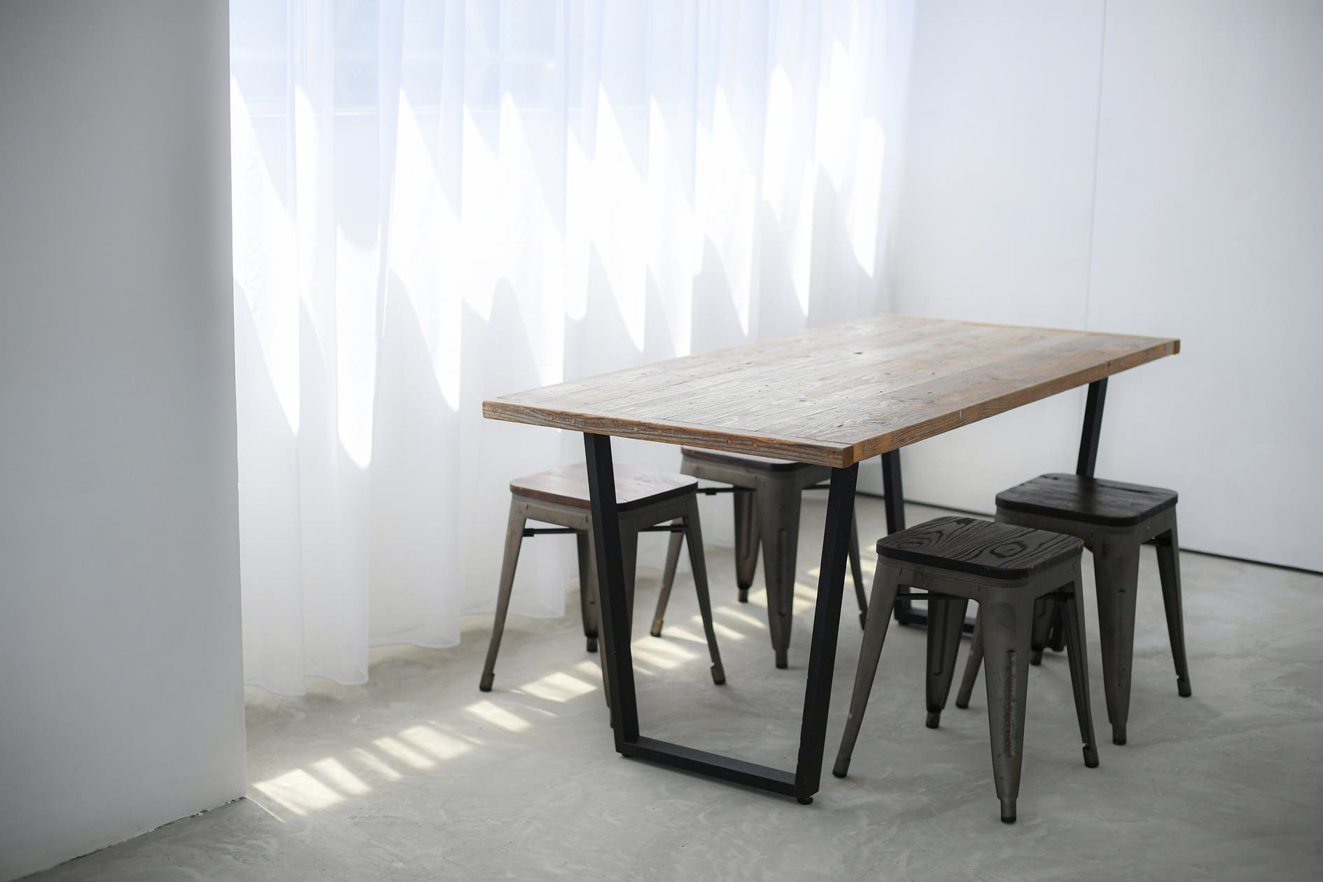 最低時間1時間ペットOK！ゴミ持ち帰り掃除不要！東京タワー横自然光が入る1日明るい撮影スタジオの写真2