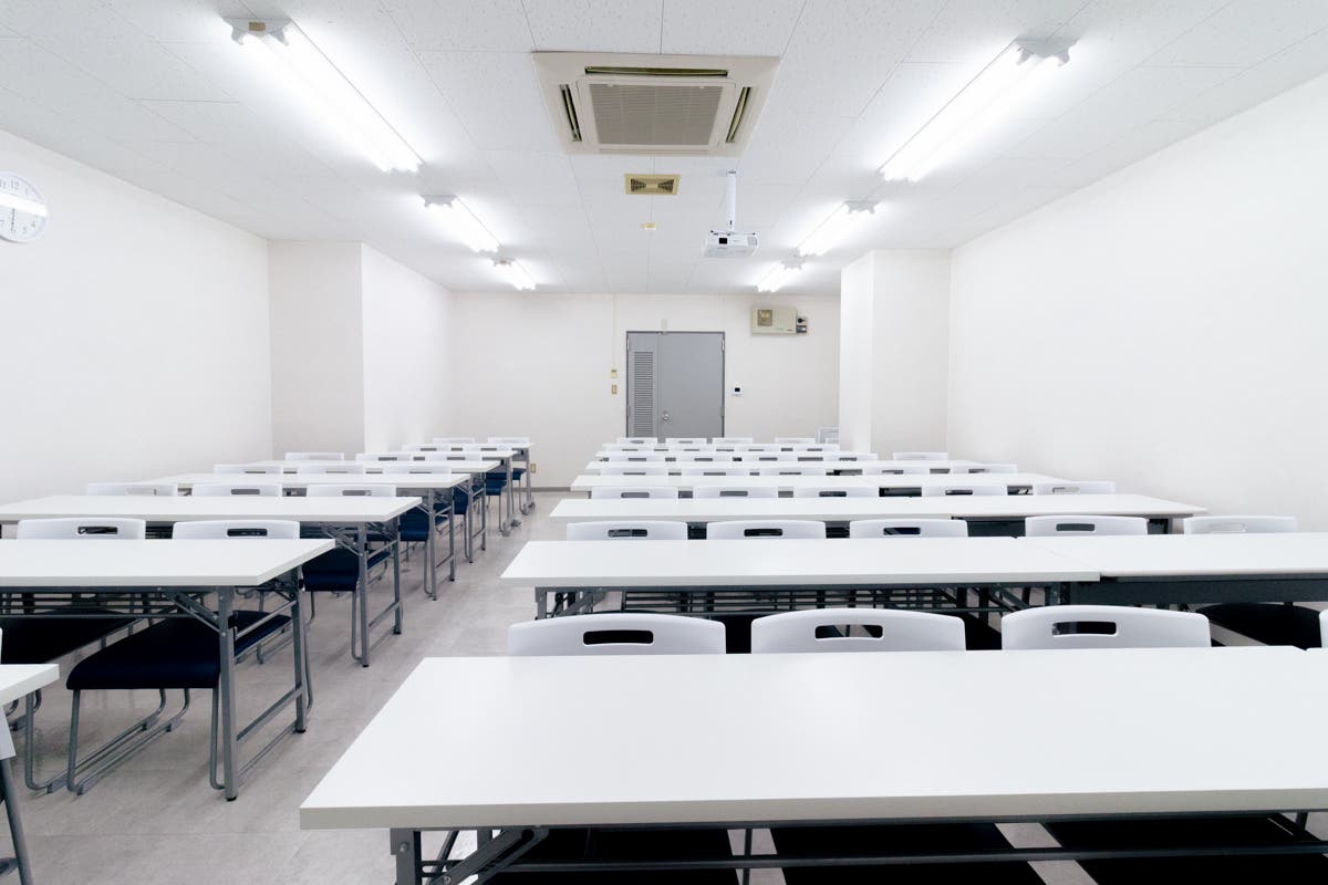 【北海道大学正門目の前！札幌駅徒歩3分！定員56名！】プロジェクター・高速WiFi全て無料！ふれあい貸し会議室 札幌No152の写真4