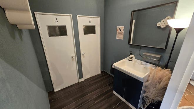 深江橋駅出口4から徒歩約7分のカフェの写真3