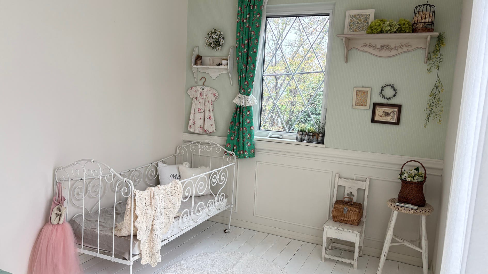 アンティーク家具と手作り感のある可愛い内装のスタジオです◆記念日撮影◆ポートレート◆キッチン付◆幅広い用途で撮影可◆駐車２台可◆の写真2