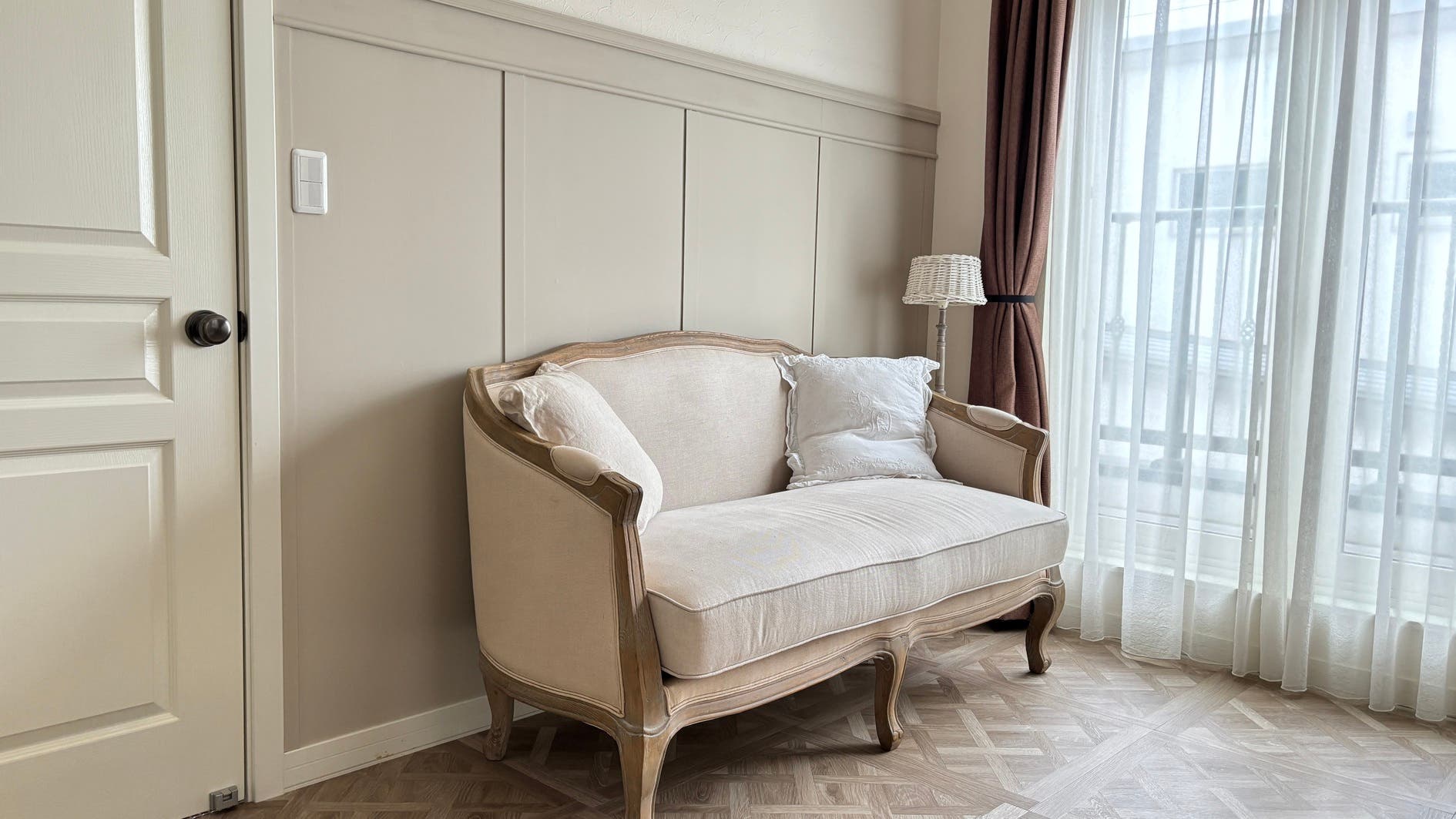 アンティーク家具と手作り感のある可愛い内装のスタジオです◆記念日撮影◆ポートレート◆キッチン付◆幅広い用途で撮影可◆駐車２台可◆の写真3