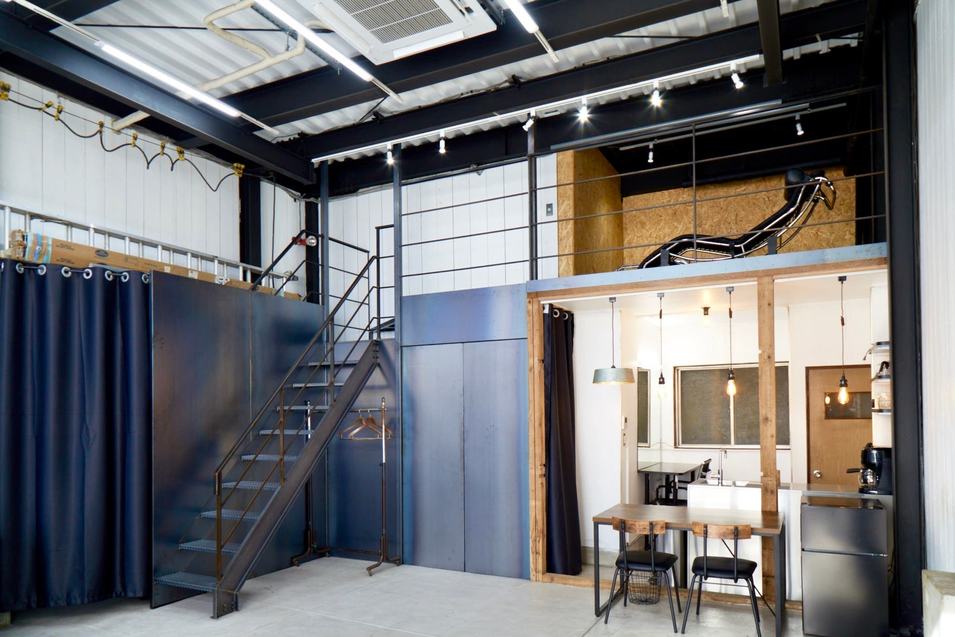 鉄工所をリノベーションして生まれたフォトスタジオの写真1