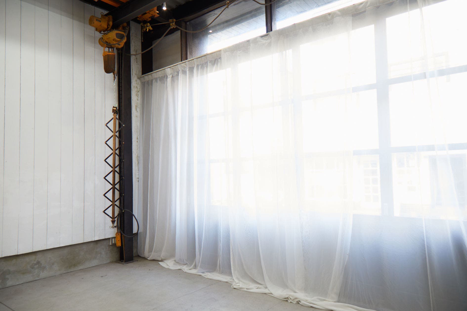 鉄工所をリノベーションして生まれたフォトスタジオの写真2
