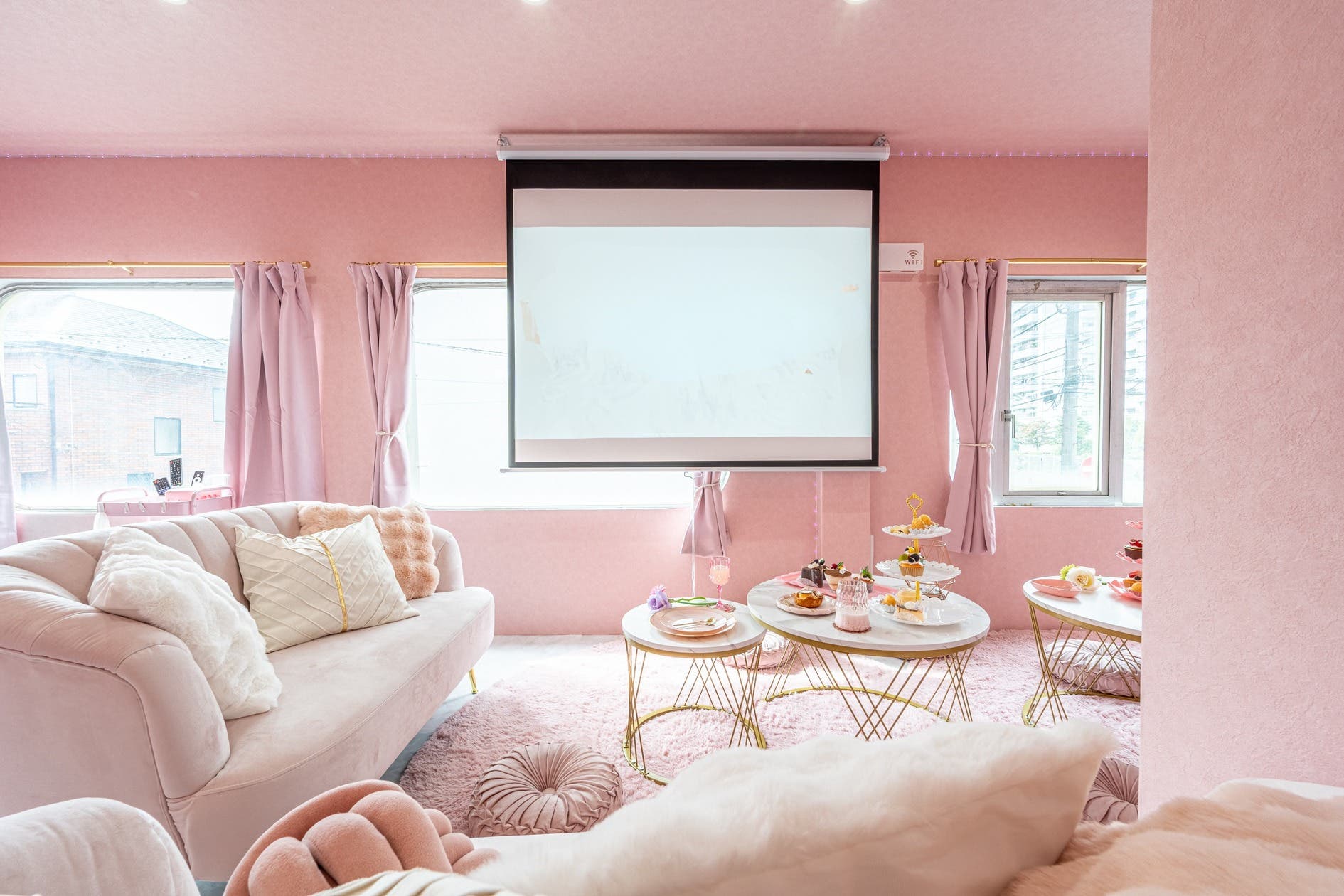 NEW🎉🎀映え確定💗韓国カフェ風ピンクインテリア💗北松戸４分💎女子会/誕生日会/推し活/プロジェクター📽️24時間🆗の写真3