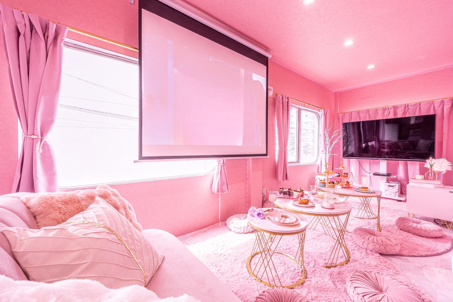 NEW🎉🎀映え確定💗韓国カフェ風ピンクインテリア💗北松戸４分💎女子会/誕生日会/推し活/プロジェクター📽️24時間🆗の写真1